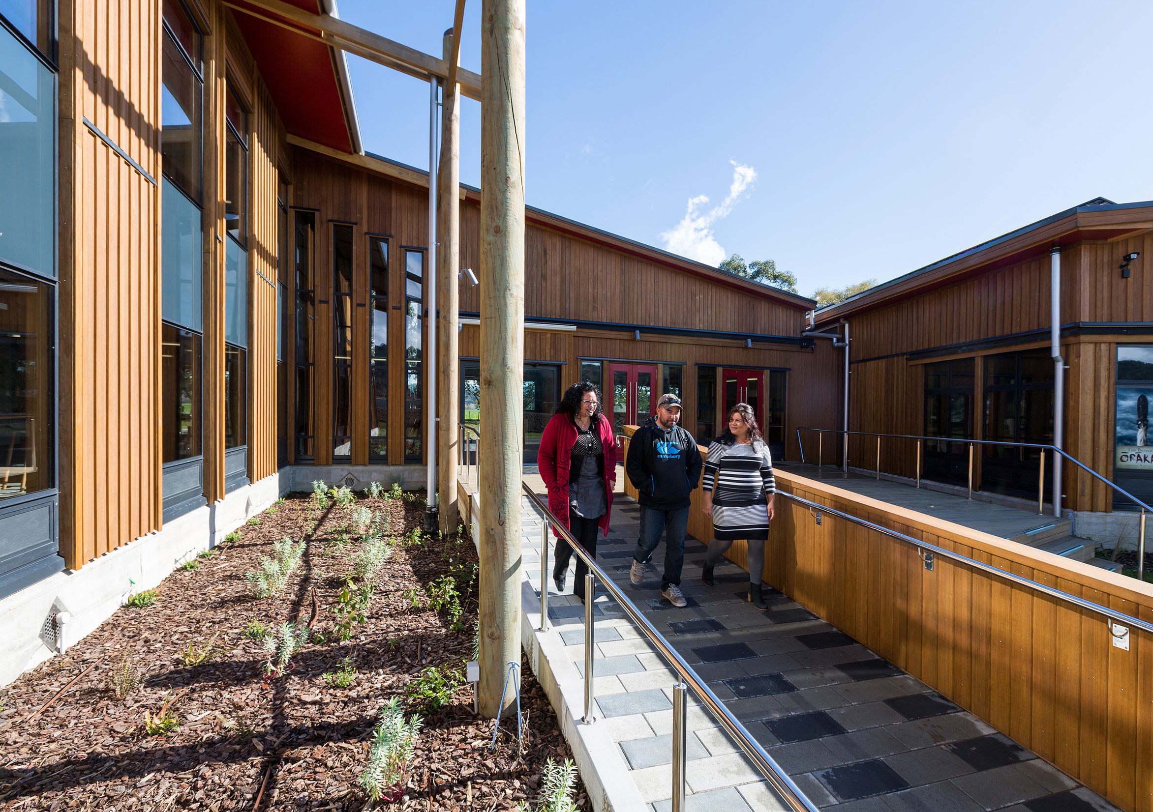 Te Uru Taumatua | Best Awards