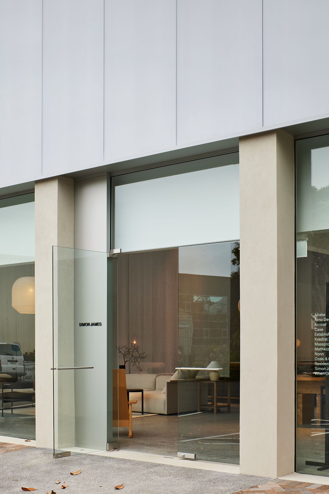 Simon James Showroom & Office | Best Awards