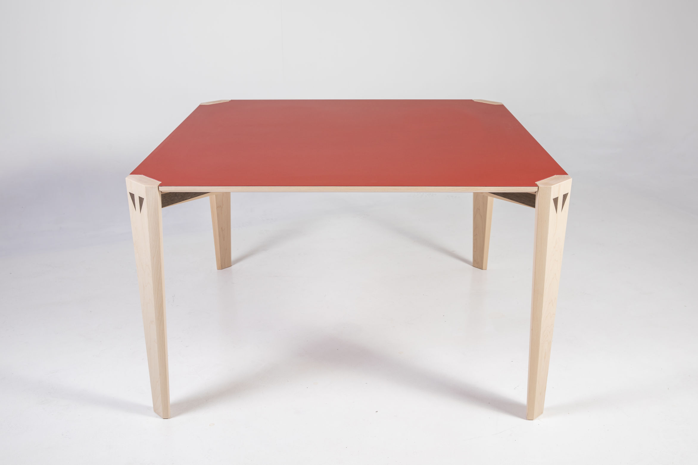 MANTIS Table | Best Awards