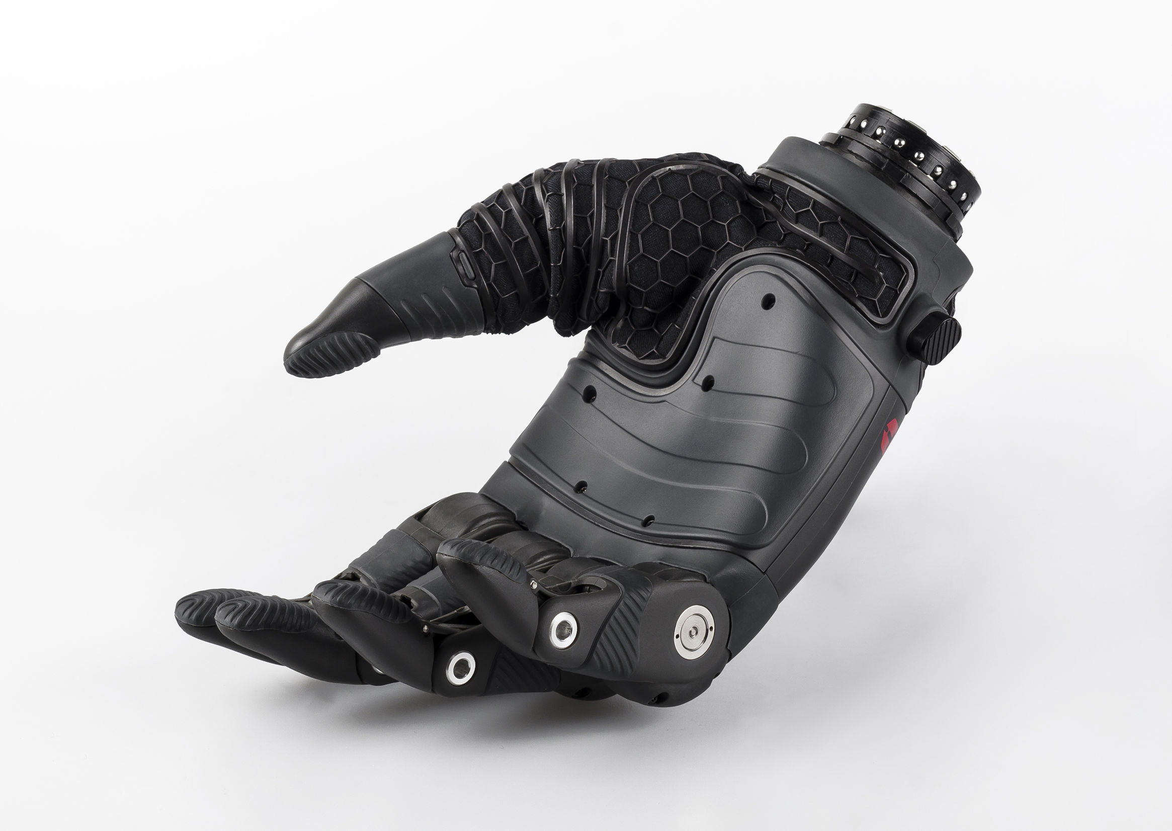 Taska Prosthetics – Prosthetic Hand | Best Awards