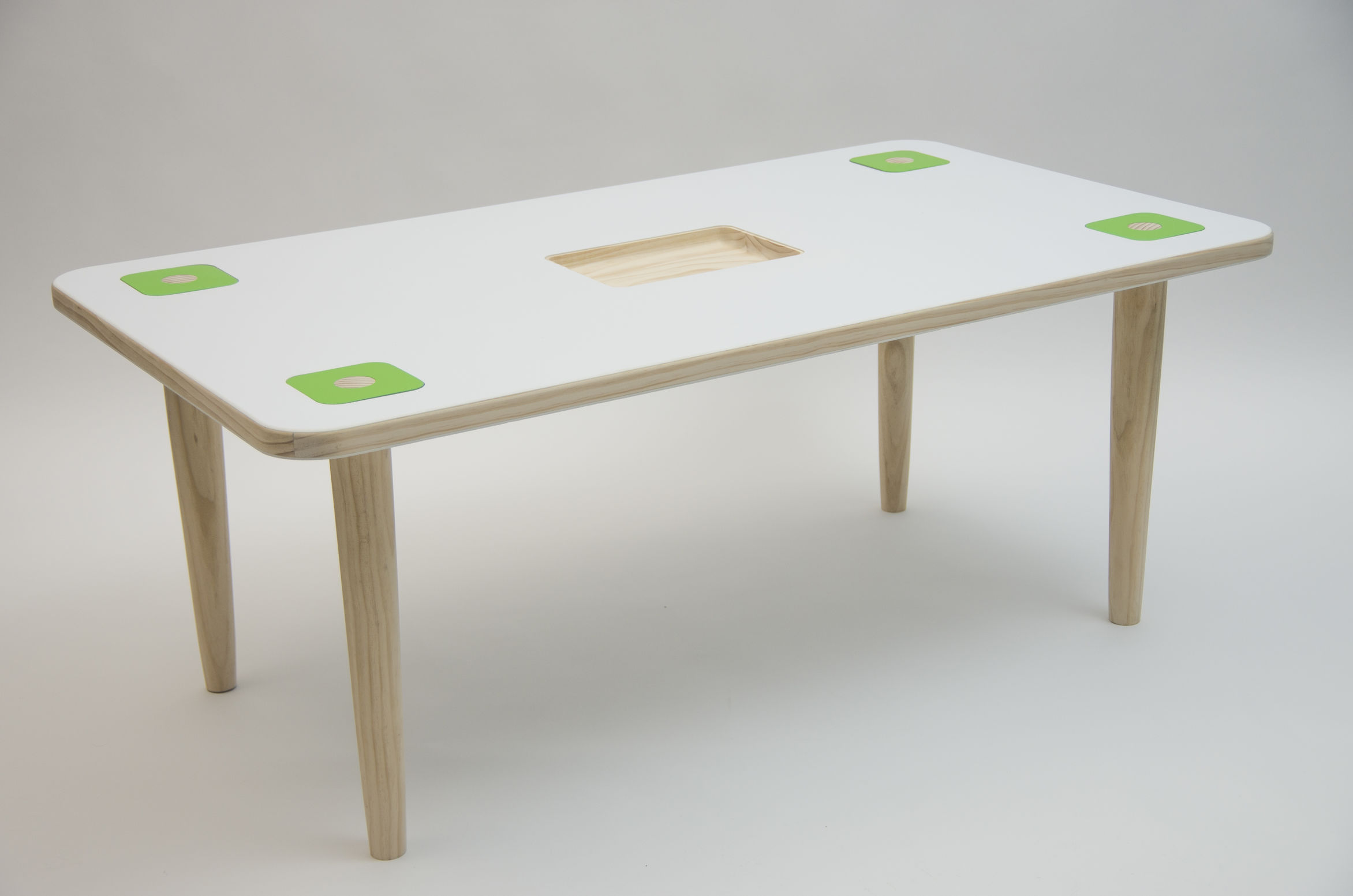 Kinder Table. | Best Awards